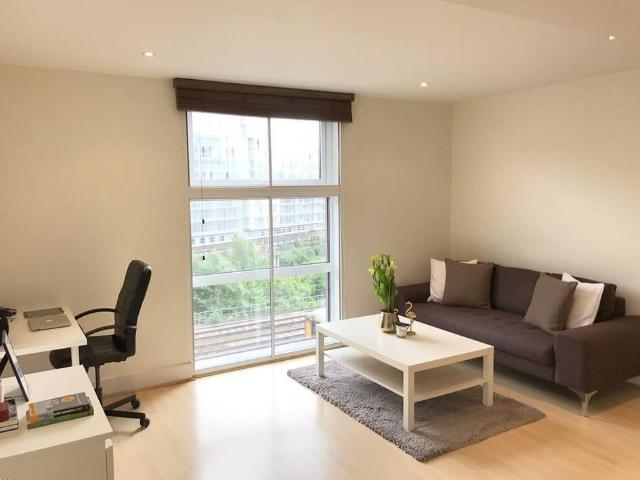 1 Bed Flat, Warwick Building, SW11