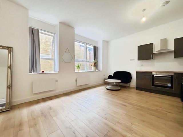 1 Bed Flat, Wellington Street, LU1