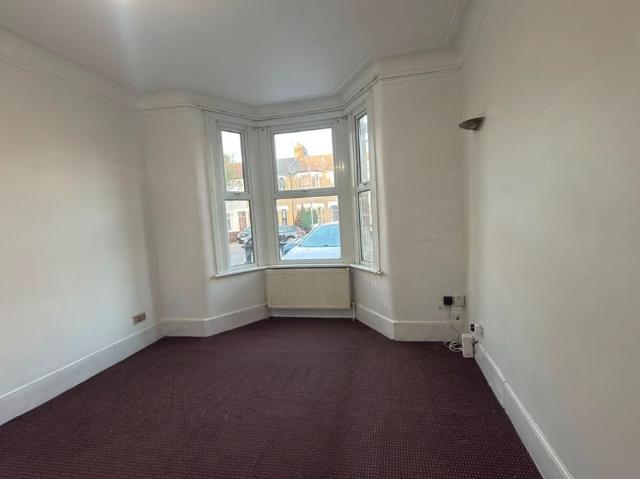 1 Bed Flat, Westwood Road, IG3
