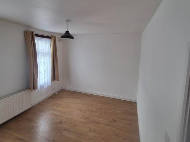 1 Bed Flat, Westwood Road, IG3