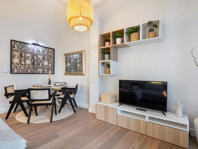 1 Bed Flat, Westbourne Grove, W11