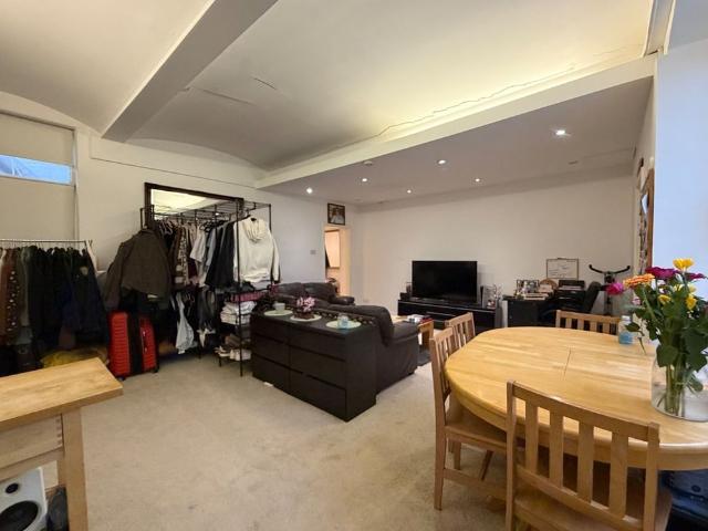 1 Bed Flat, Westbourne Terrace, W2