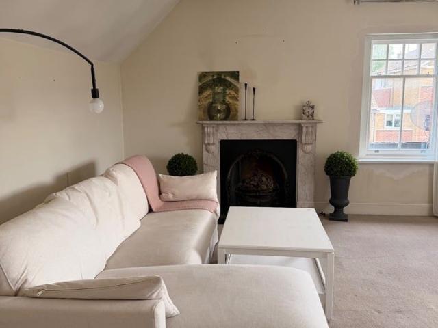 1 Bed Flat, Westcombe Park Road, SE3