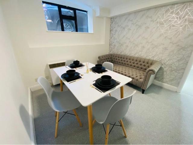 1 Bed Flat, Westferry Road, E14