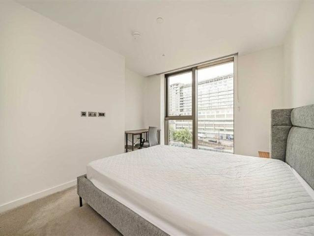 1 Bed Flat, Westmark Tower, W2