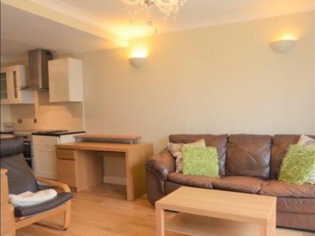 1 Bed Flat, Wetherby Road, LS8