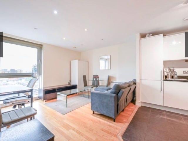 1 Bed Flat, Wharfside Point South, E14