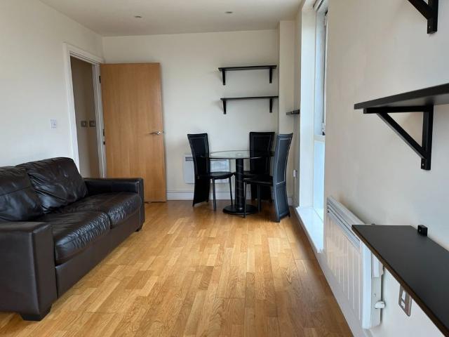 1 Bed Flat, Wharfside Point South, E14