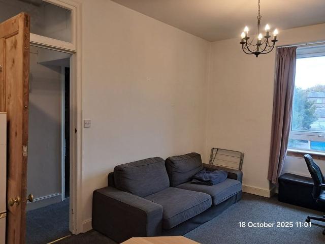 1 Bed Flat, Wheatfield Place, EH11