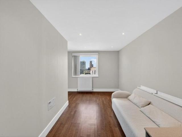 1 Bed Flat, Whitechapel High St, E1