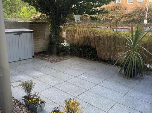 1 Bed Flat with Garden and Parking