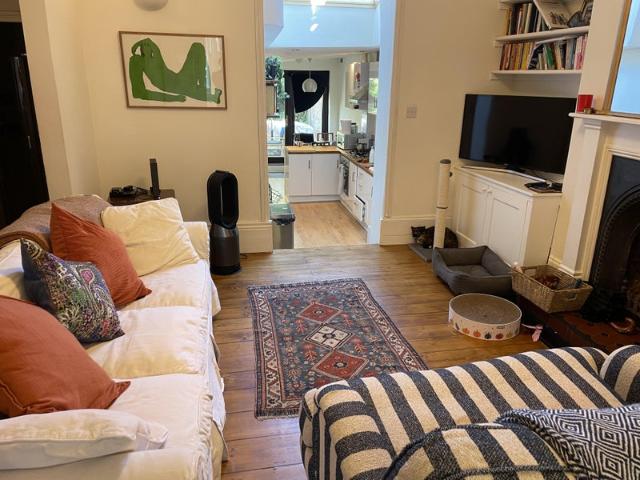1 Bed Flat with Study & Garden Short Term Let