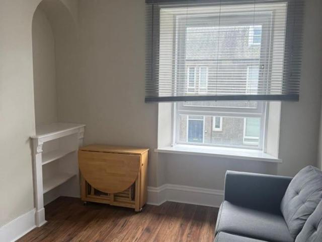 1 Bed Flat, Wood St, AB11