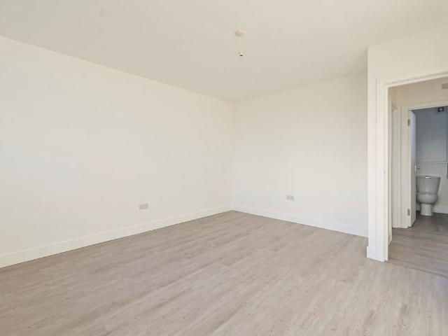 1 Bed Flat, Woodleigh Court, N22