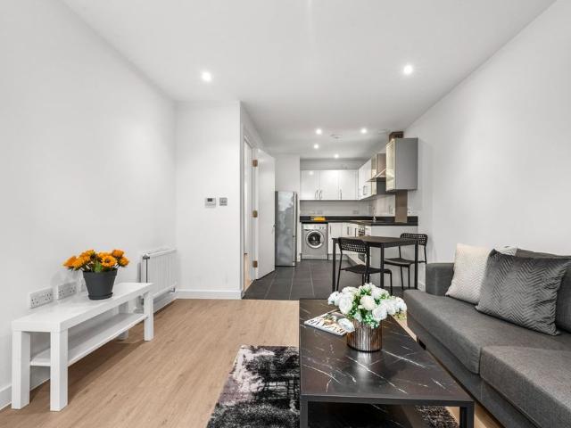 1 Bed Flat, Woods House, SW1W