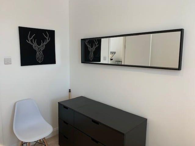1 Bed Flat, Woodstock Avenue, NW11