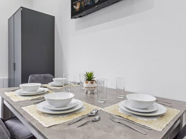 1 Bed Flat, Woodstock Road, NW11