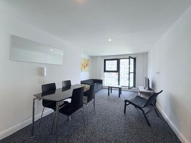 1 Bed Flat, Wolstenholme Square, L1