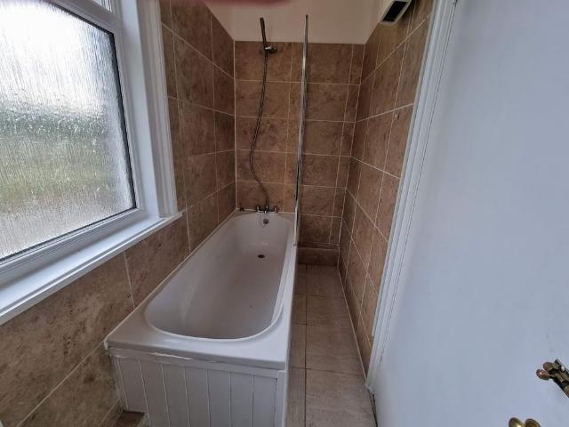 1 Bed Flat, York Road, IG1