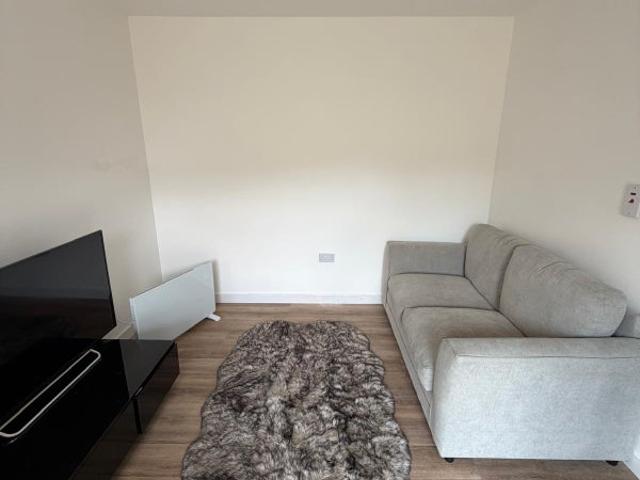 1 bed flat 15 mins from City Centre bills incl