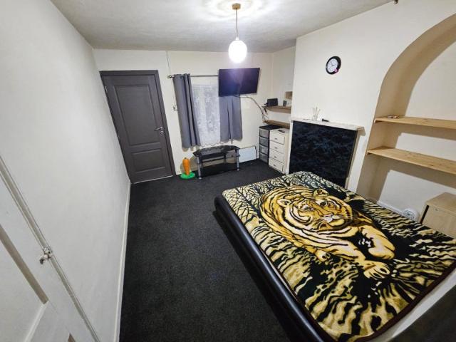 1 bed flat