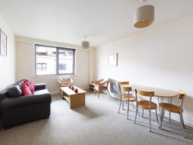 1 Bed Flat