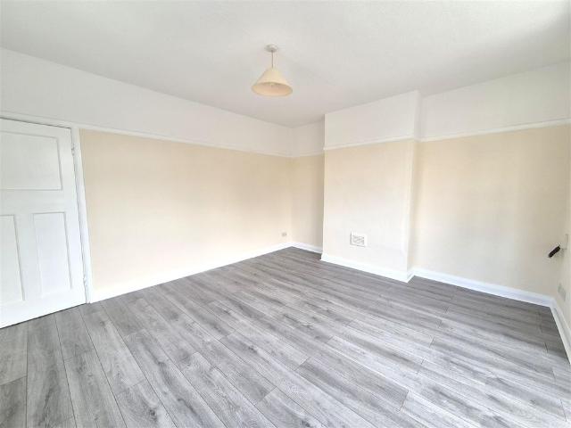 1 Bed Flat