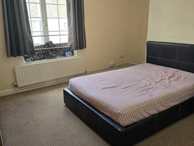 1 bed furnished flat