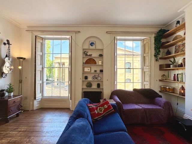 1 Bed Georgian Flat for Rent: 5 Months Short Let!