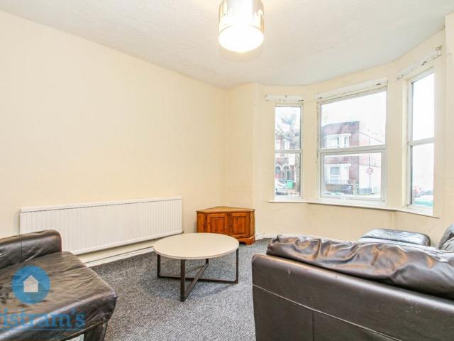 1 bed Ground Floor Flat for Rent
