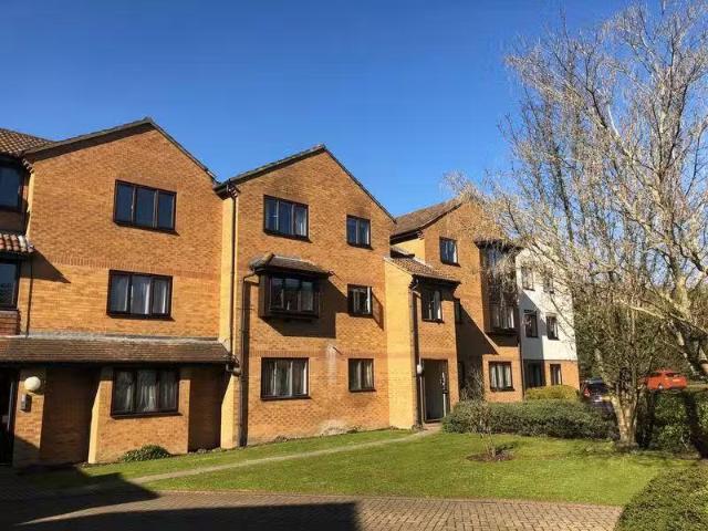 1 bed house to rent in Knaves Hollow Wooburn Moor High Wycombe.