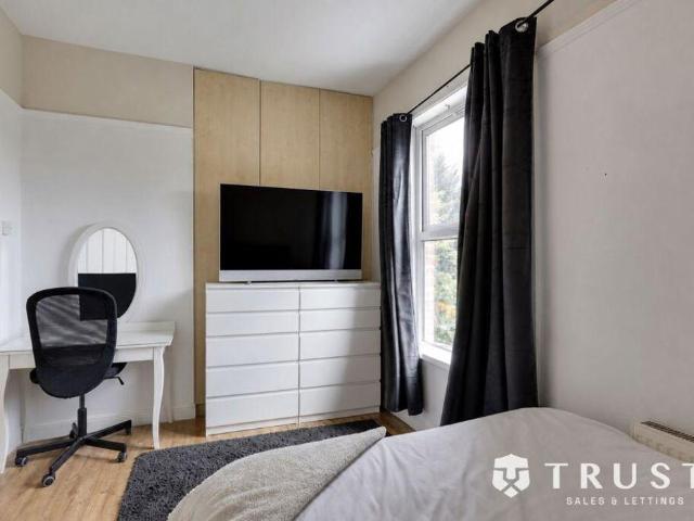 1 bed house for sale
