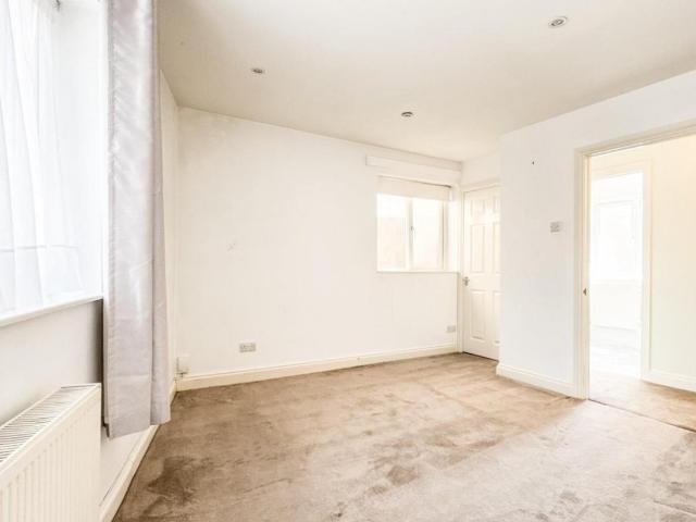 1 bed house for sale