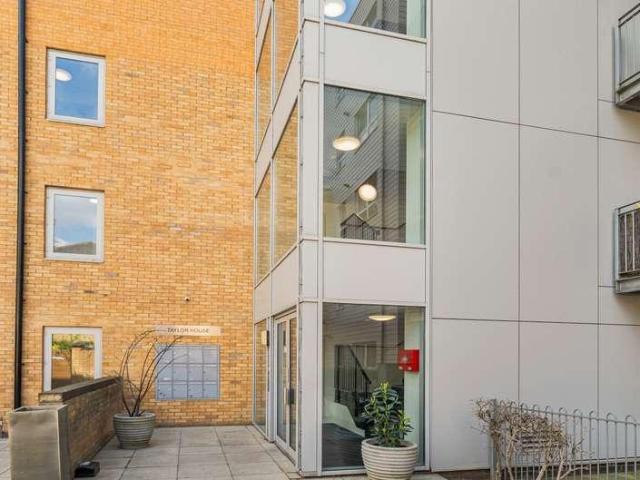 1 bed house for sale