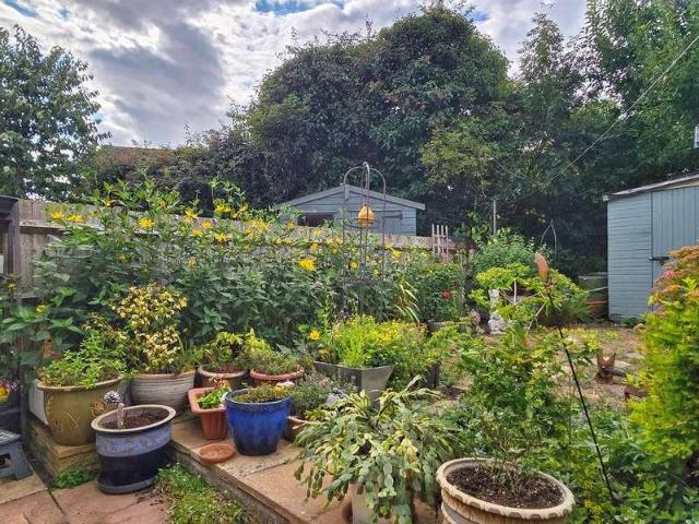 1 bed house for sale