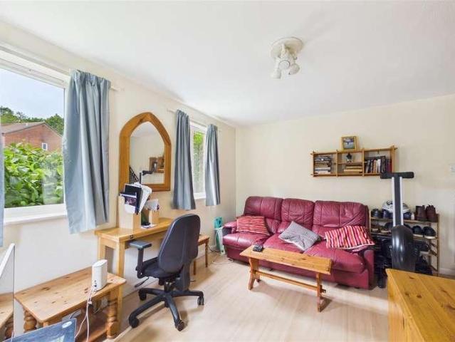 1 bed house for sale