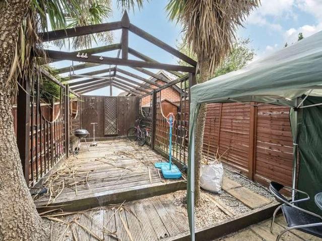 1 bed house for sale