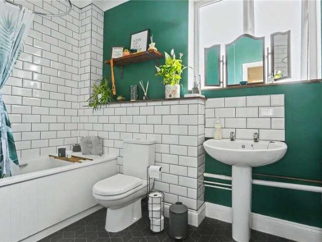 1 bed house for sale