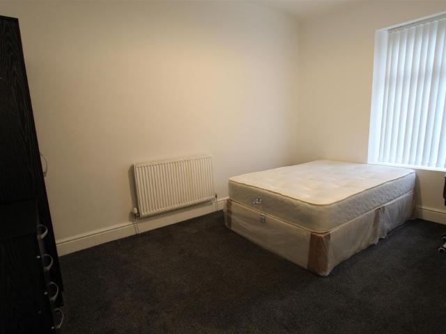 1 bed house share to rent in Every Street, Burnley, BB11