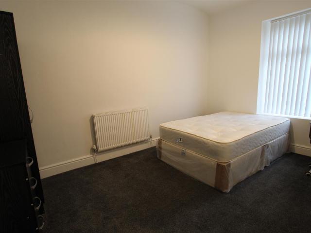 1 bed house share to rent in Every Street, Burnley, BB11