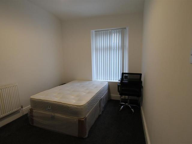 1 bed house share to rent in Every Street, Burnley, BB11