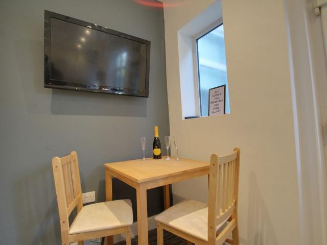 1 bed house share to rent in Knighton Lane, Leicester, LE2