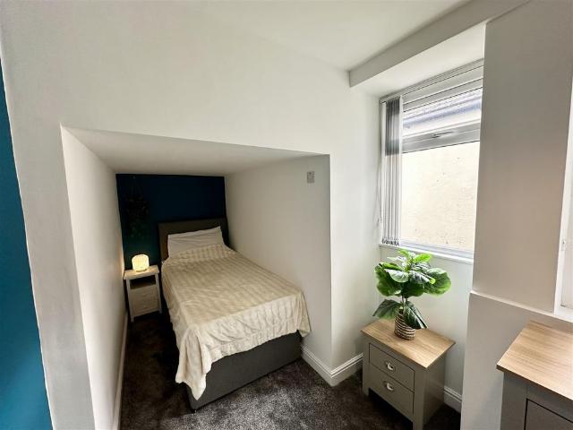 1 bed house share to rent in Lebanon Street, Burnley, BB10