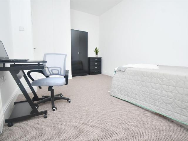 1 bed house share to rent in Lebanon Street, Burnley, BB10