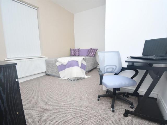 1 bed house share to rent in Lebanon Street, Burnley, BB10