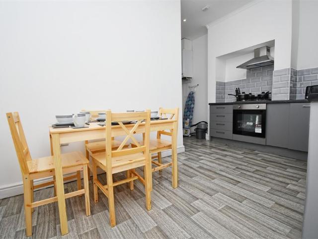 1 bed house share to rent in Linden Street, Burnley, BB10