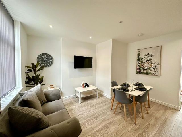 1 bed house share to rent in Peart Street, Burnley, BB10