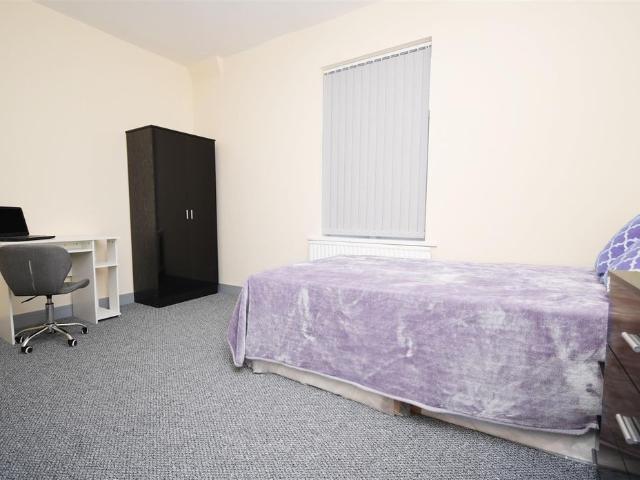 1 bed house share to rent in Renshaw Street, Burnley, BB10