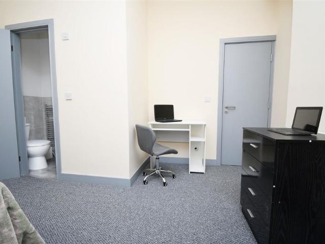 1 bed house share to rent in Renshaw Street, Burnley, BB10