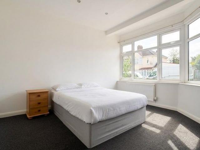 1 bed house share to rent in Trelawney Road, Ilford
